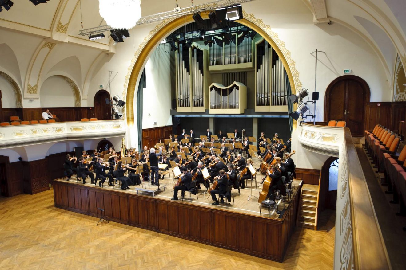 Die Orgel im Volkshaus. Zu Geschichte und Zukunft des historischen ...